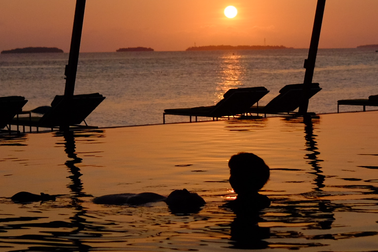 What’s Watsu? – Okinawa Watsu Center