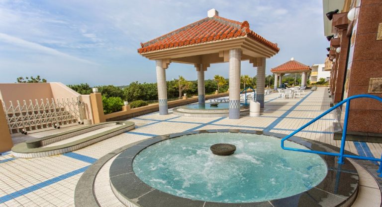 Watsu Session – Okinawa Watsu Center